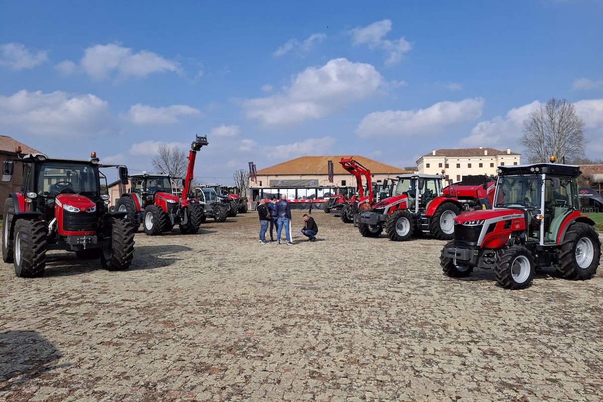 Massey Ferguson torna con MF eXperience Tour 2026 - Agrimeccanica ...
